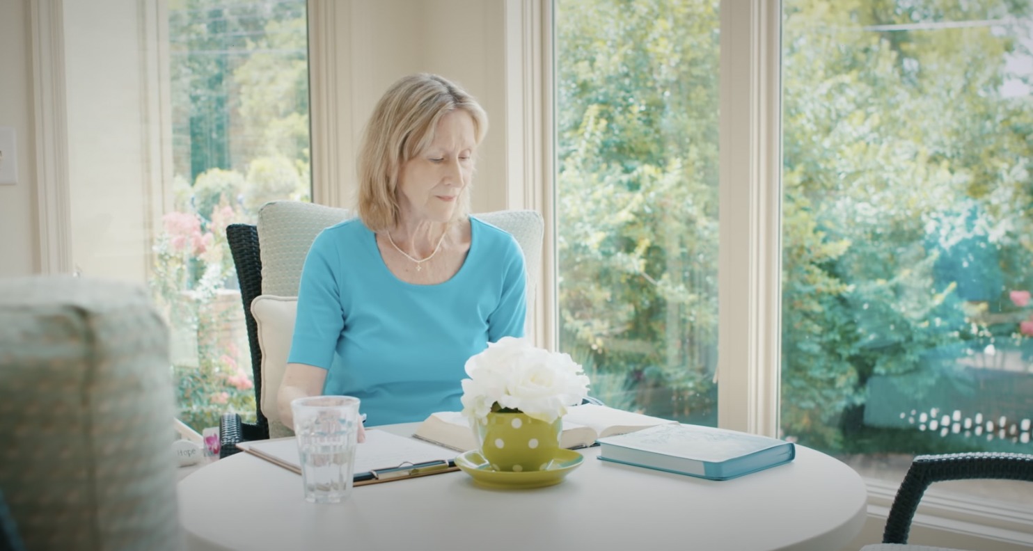 La autora de 'Jesus Calling', Sarah Young, tiene una salud 'rápidamente ...