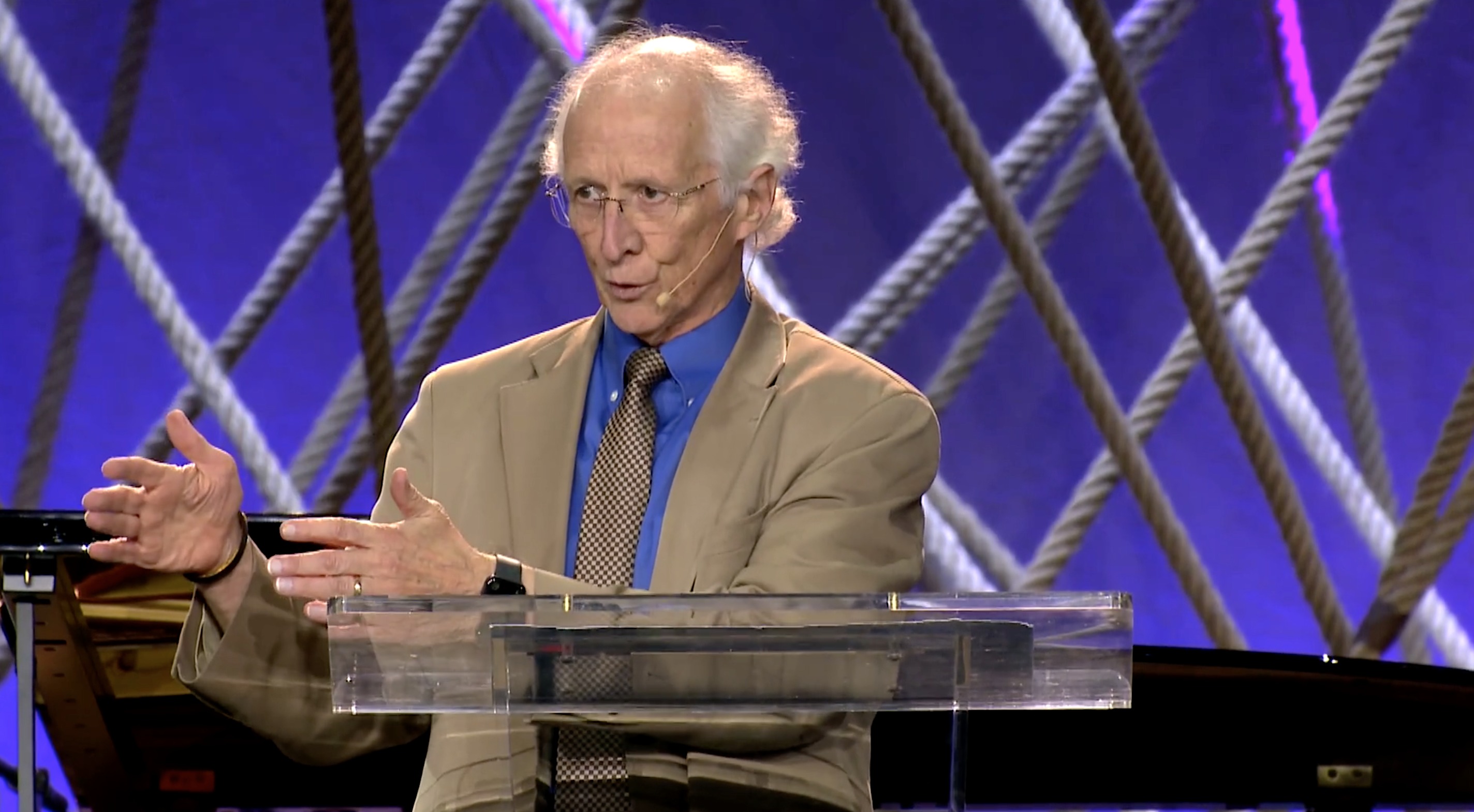 John Piper ofrece consejos para padres de niños transidentificados y ...