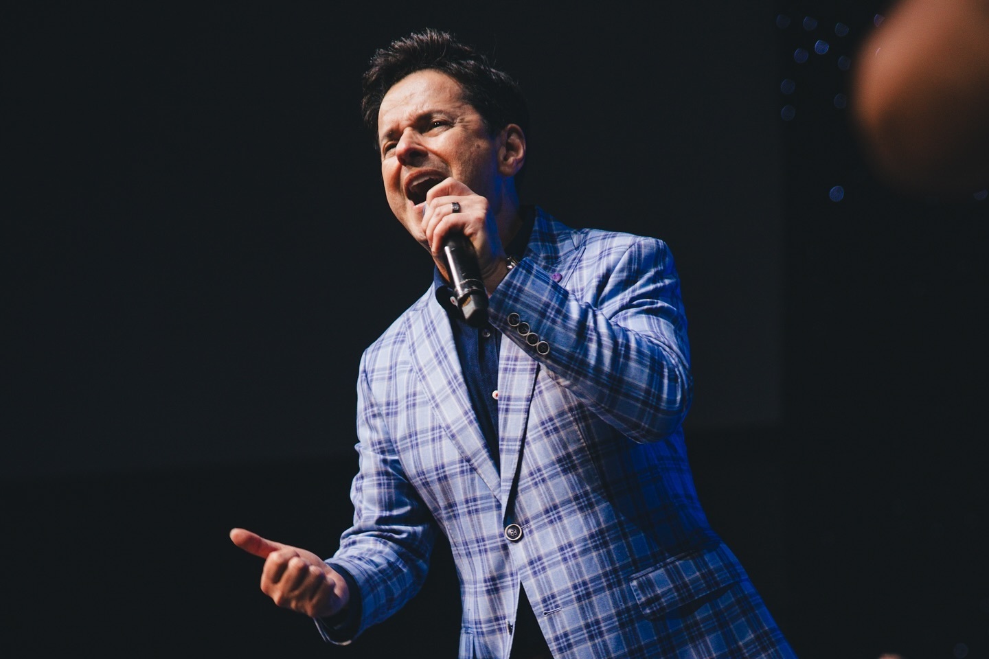 EXCLUSIVO: Pastor de la comunidad hispana de Lakewood Church, Danilo Montero, regresa a su ...