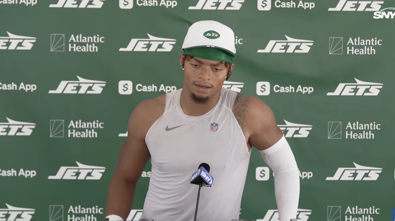 Mariscal de campo de los Jets, Justin Fields, dice ser 'adicto' a leer ...