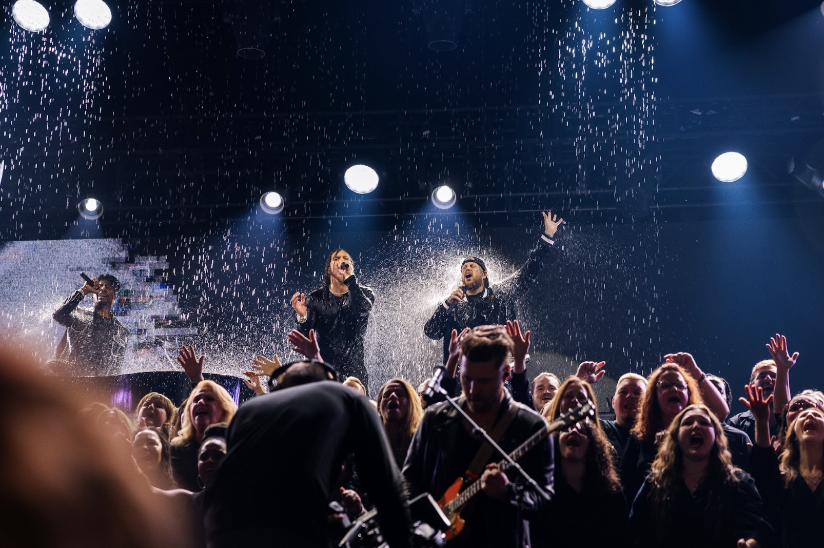 Brandon Lake arrasa en los premios Dove 2025